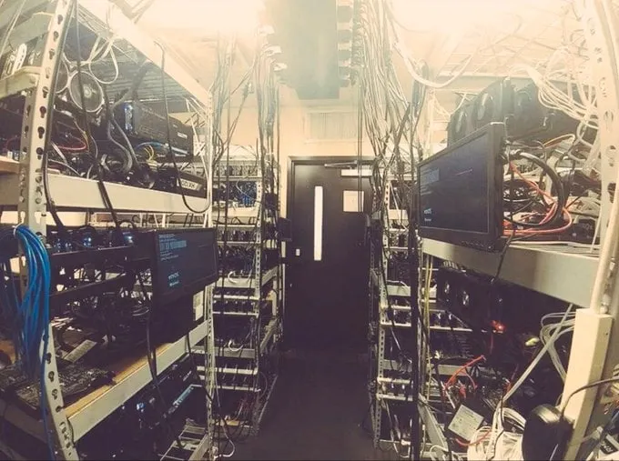 Bitcoin OGs reveal their original Bitcoin mining rigs - Decrypt