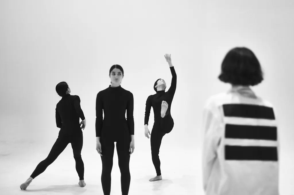 Minted by Dance: Inside Art Blocks' Latest Immersive Digital Art ...